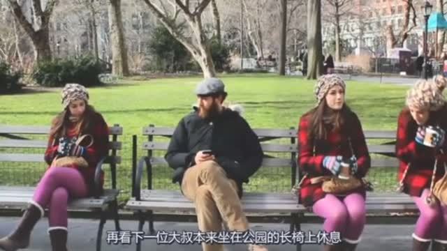英国街头惊现8个长得一模一样的人,把过往路人吓得一激灵!