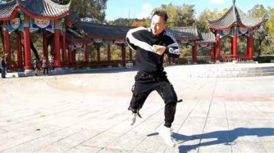 鬼步舞《众人划桨开大船》经典歌曲新颖舞步,帅哥演绎动感炫酷