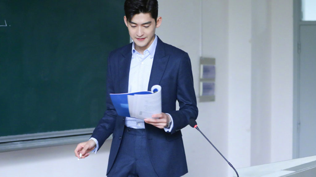 张翰拖行交警事件再引热议 工作室点赞4小时以后取消