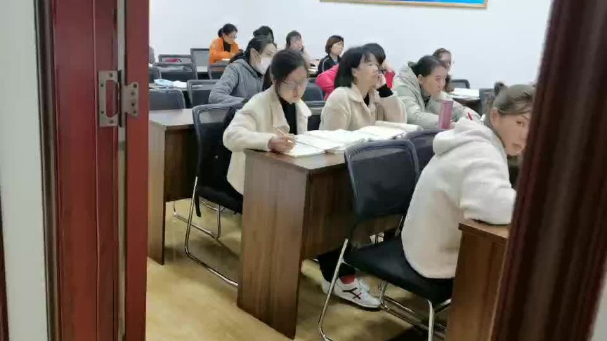 宏博会计课堂实操班学习出纳知识,很贴近生活实际