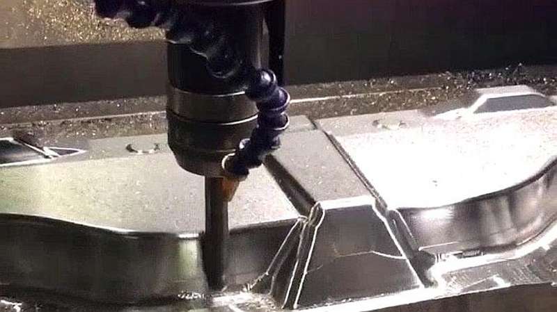 UG流线驱动加工,注意Z轴是有起伏的,不是等高刀路