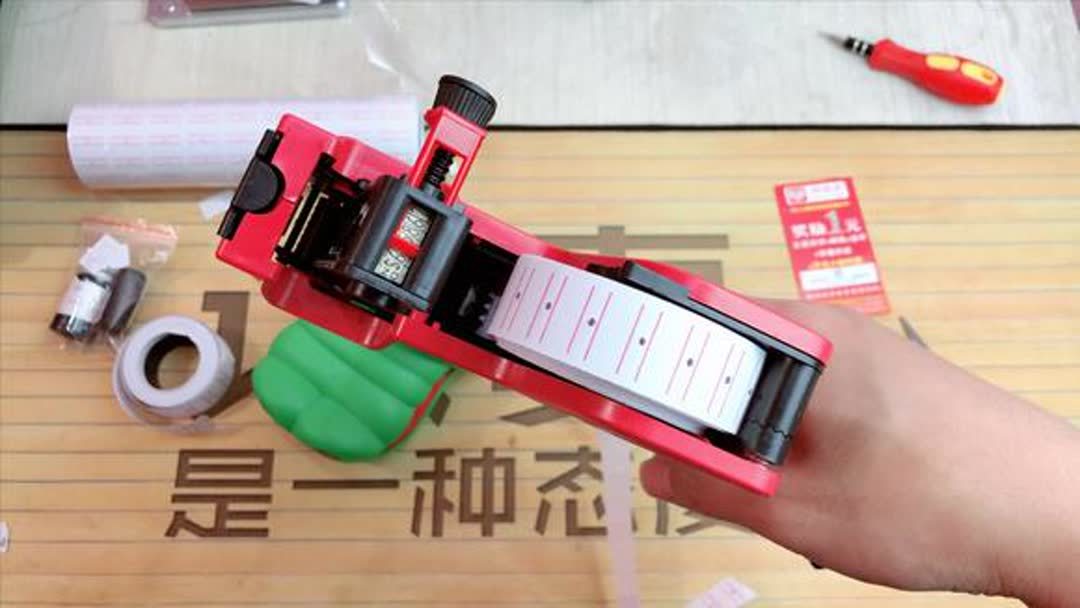 超市打价器是如何打印标签的,上手体验过后才知道原理,挺好玩的