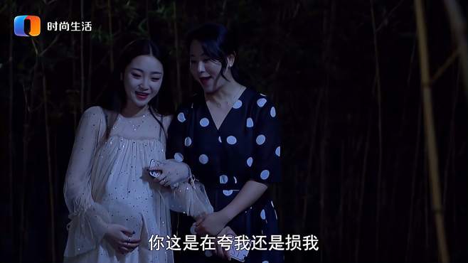 孕妈正在外面散步,突然肚子疼,可能要生孩子了