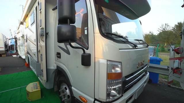 你以为货车改房车就很差么?来看看这款货车改的房车!