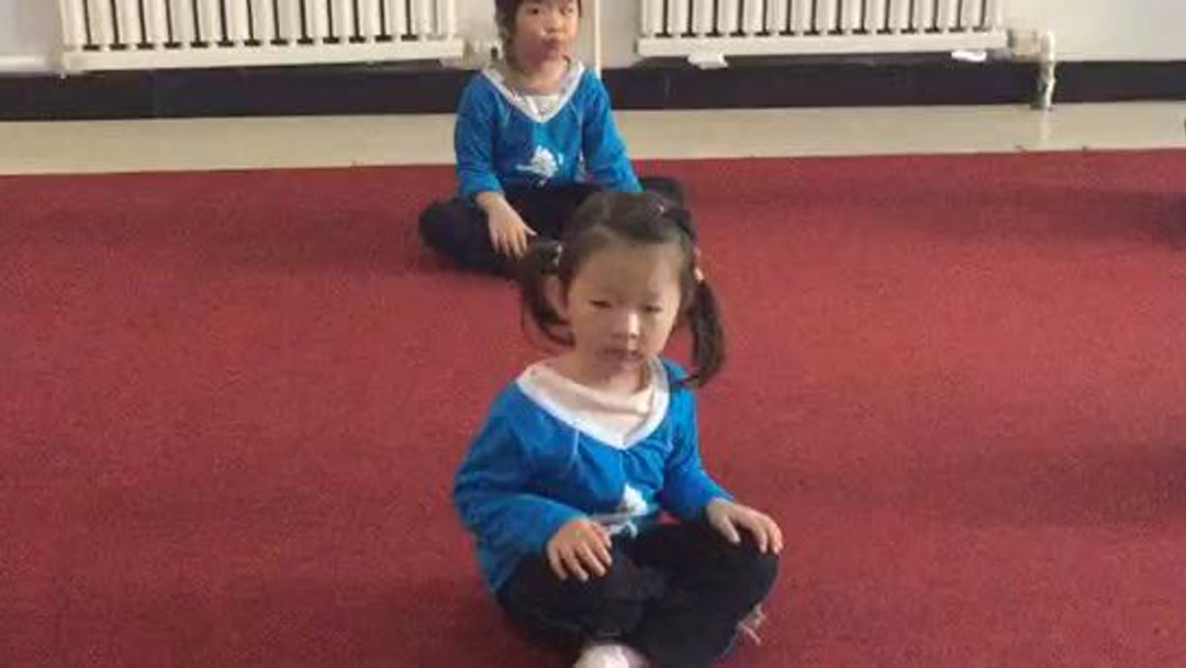腰部练习《不倒翁》幼儿舞蹈--幼儿儿歌