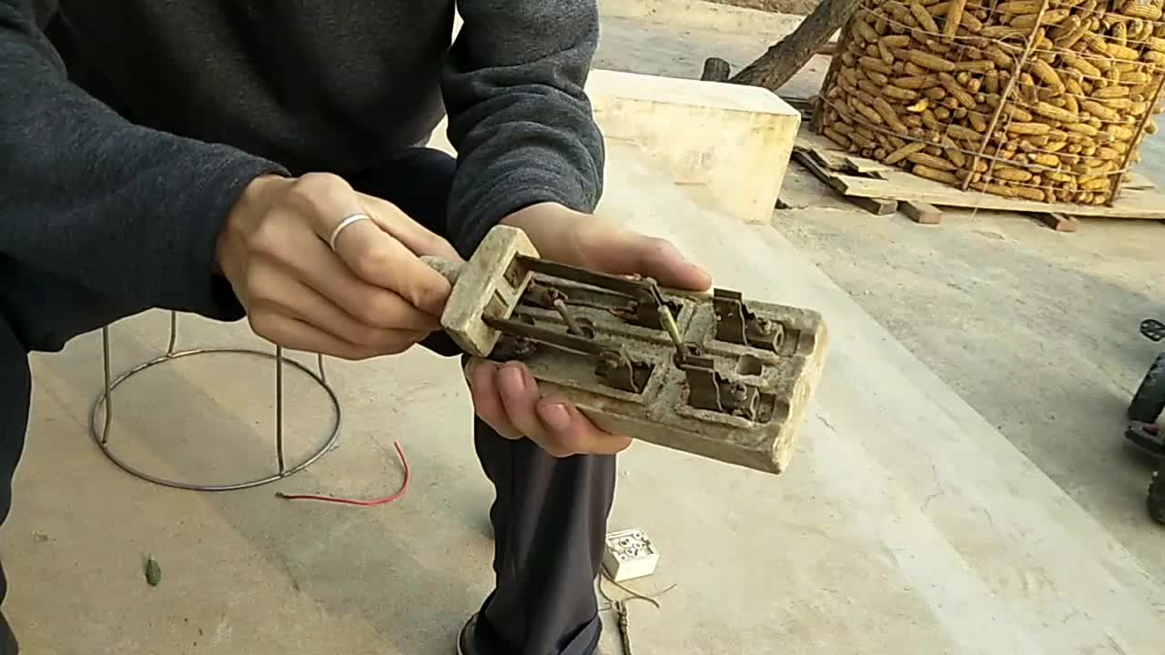年代久远的刀闸,你见过吗刀闸和隔离开关有什么不一样?