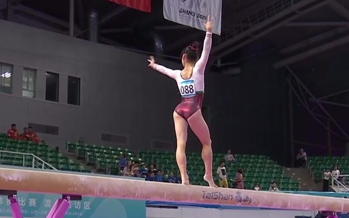 管晨辰2019青运会女团决赛平衡木