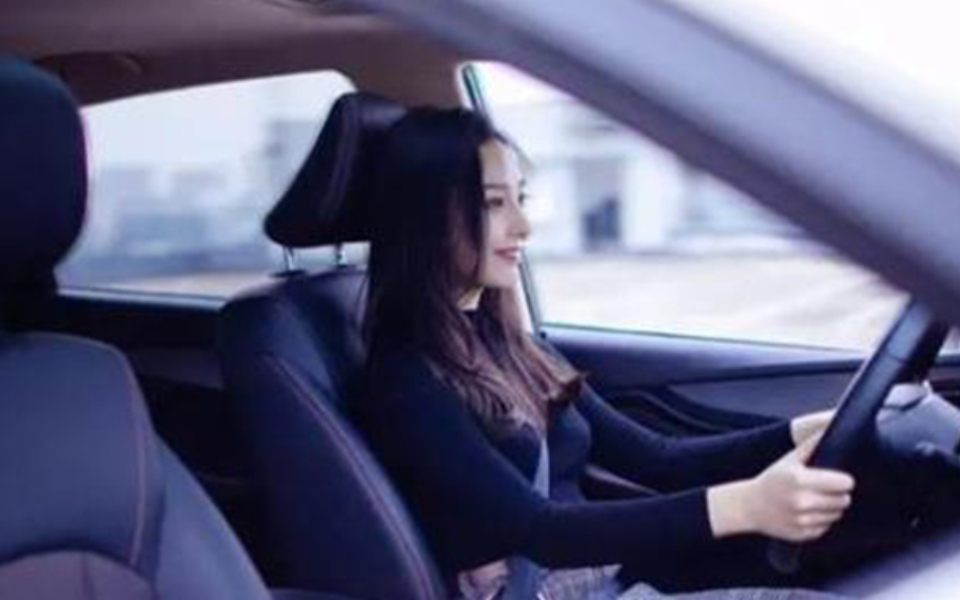 手动挡车真的比自动挡车安全吗?手动挡怎么开更得劲!