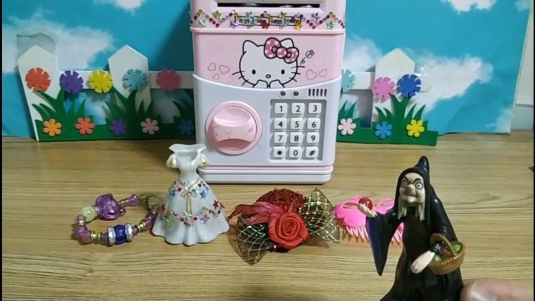 你们还记得女巫设置的保险箱的密码么,快快告诉白雪吧