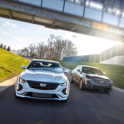 ...分别为运动版车和豪华版,运动版车型整体造型激进,盾型的前格栅配合...