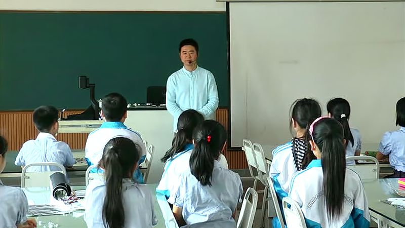 小学美术课程视频《第15课造型别致的椅子》-陈老师_