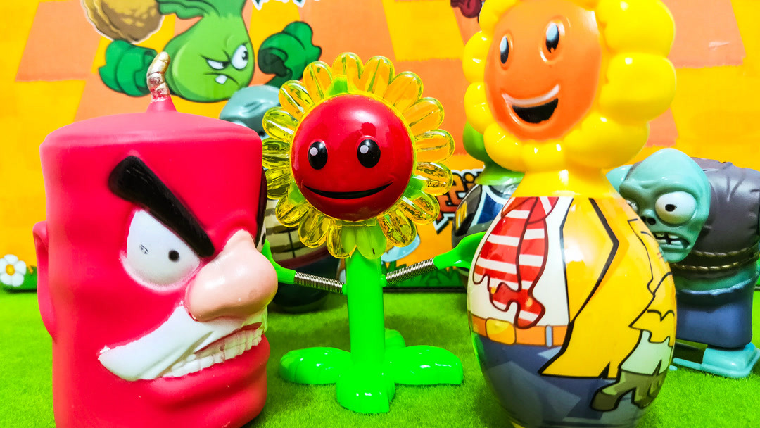 植物大战僵尸 会滚动的僵尸,红色的向日葵?还有一个圆柱体!