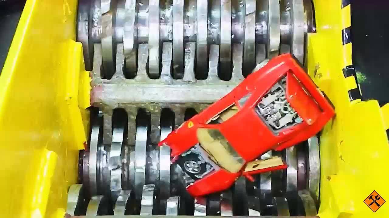 粉碎机操作简单,看着真的是太过瘾了