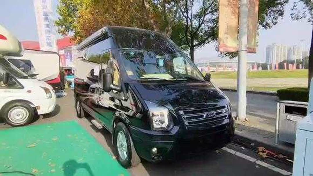 #趣蜂福特全顺商旅房车 2.2T柴油手动挡,C1驾驶的蓝牌房车
