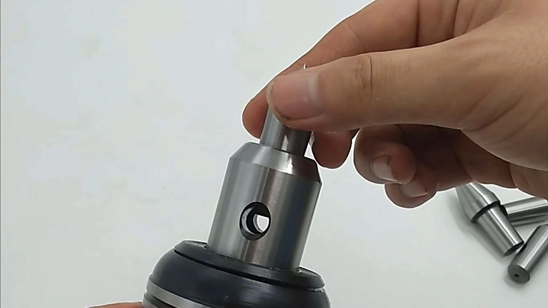 插入式回转顶尖使用方法