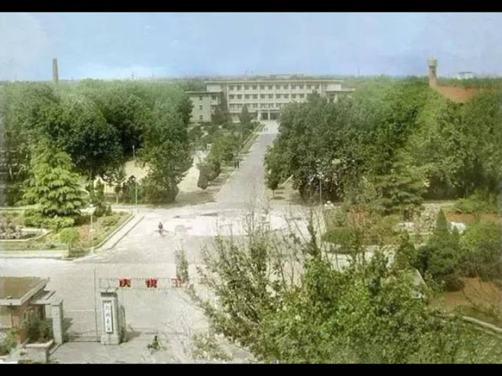 大学校门,有你的学校吗