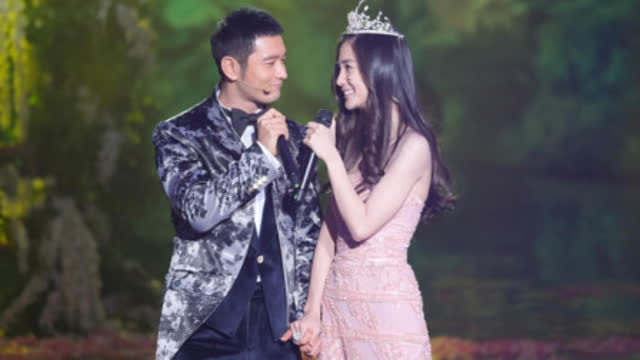 杨颖、黄晓明的甜蜜瞬间:牵手献唱铭记一生,教主坦言"我的钱都是她的"!
