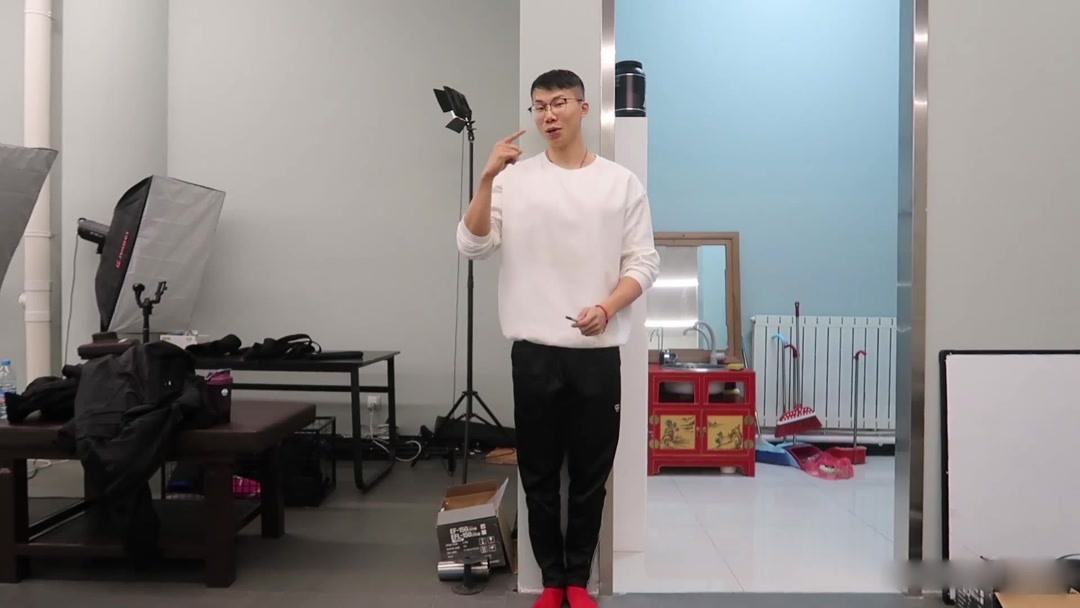 【练前必做】这个拉伸动作，听说还能长高？