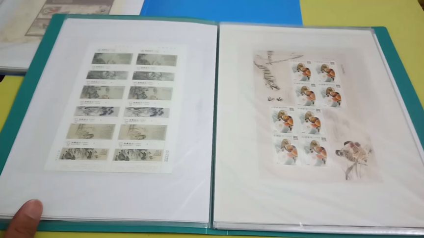 收藏的一些小版邮票,图案和设计都很精美,这些价值几何