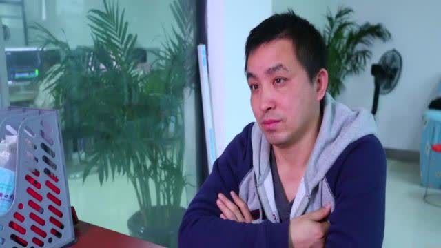 卷发棒只能美女使用,男子误用卷发棒受伤,尴尬