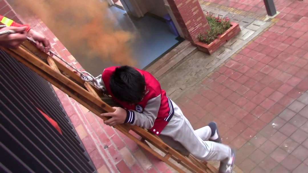 川师大七中消防演练——急救演练