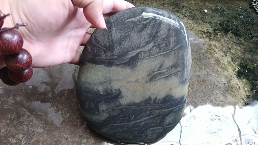 水墨画,又像山,换个方向又像树