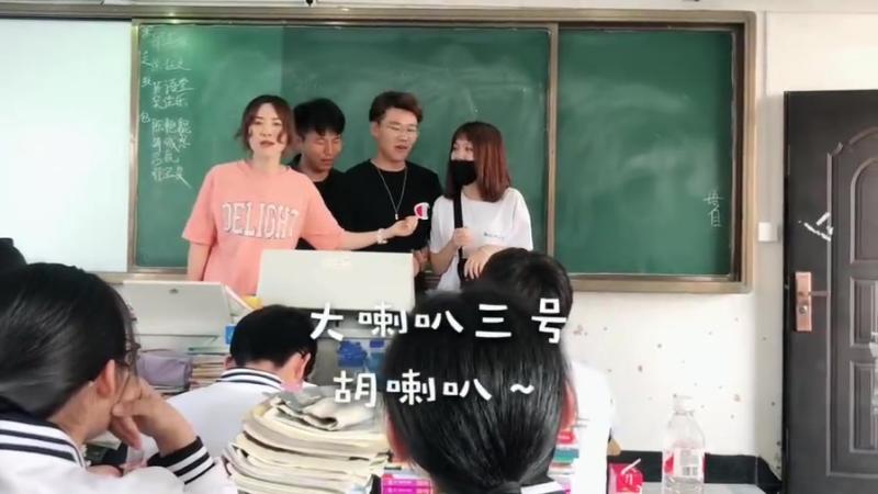 走出校门的你,有多久没有回去看望自己的老师了?反正韩老湿这毕业的...