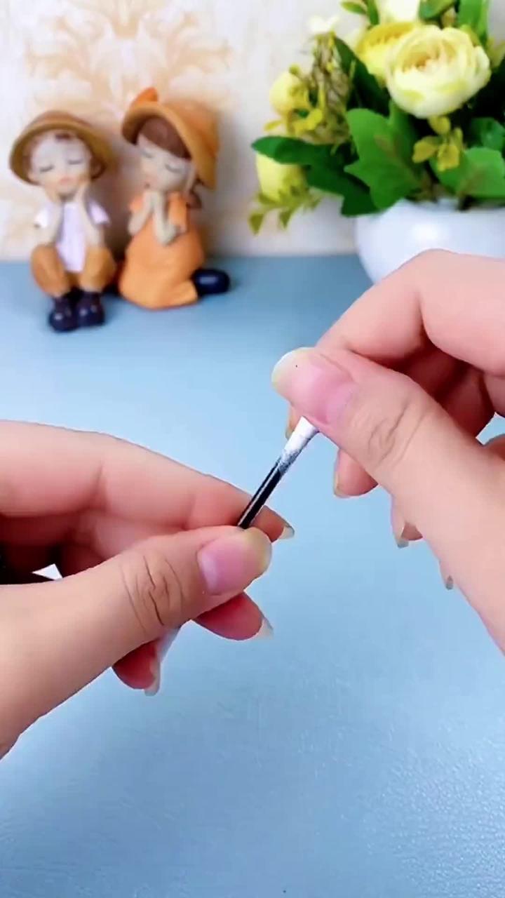 这种自带碘伏的棉签真太方便啦,尤其夏天蚊虫叮咬的多,随身带着用...