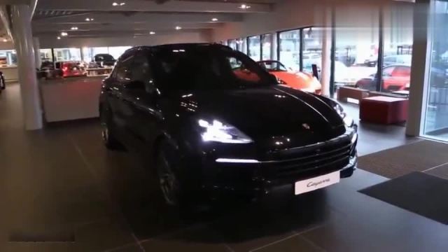 豪车保时捷卡宴,打开车门后,才明白如此的舒适高端!