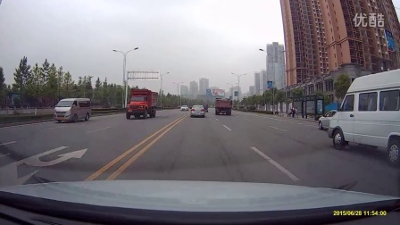 奥迪-迈卡盾行车记录仪视频