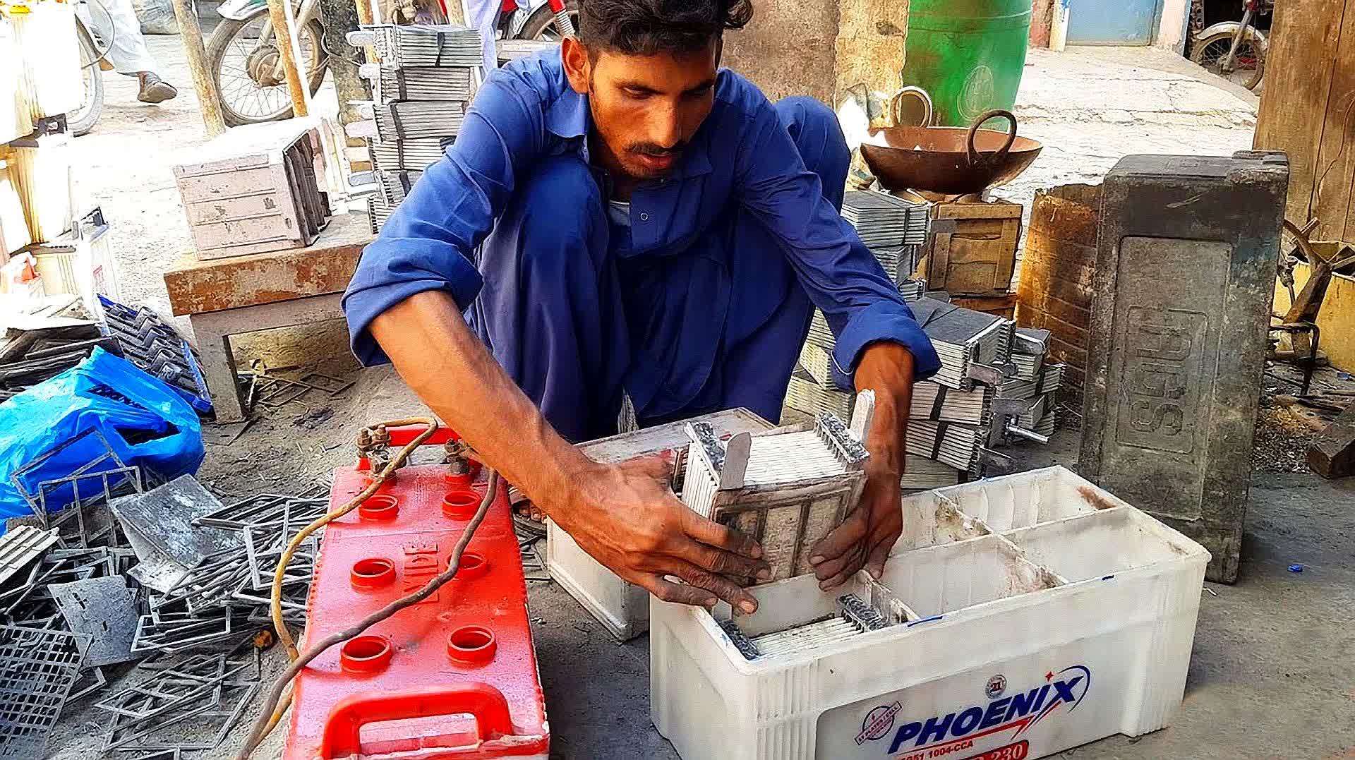 蓄电池报废,看老师傅是如何修复的?这哪是修复,分明就是再造