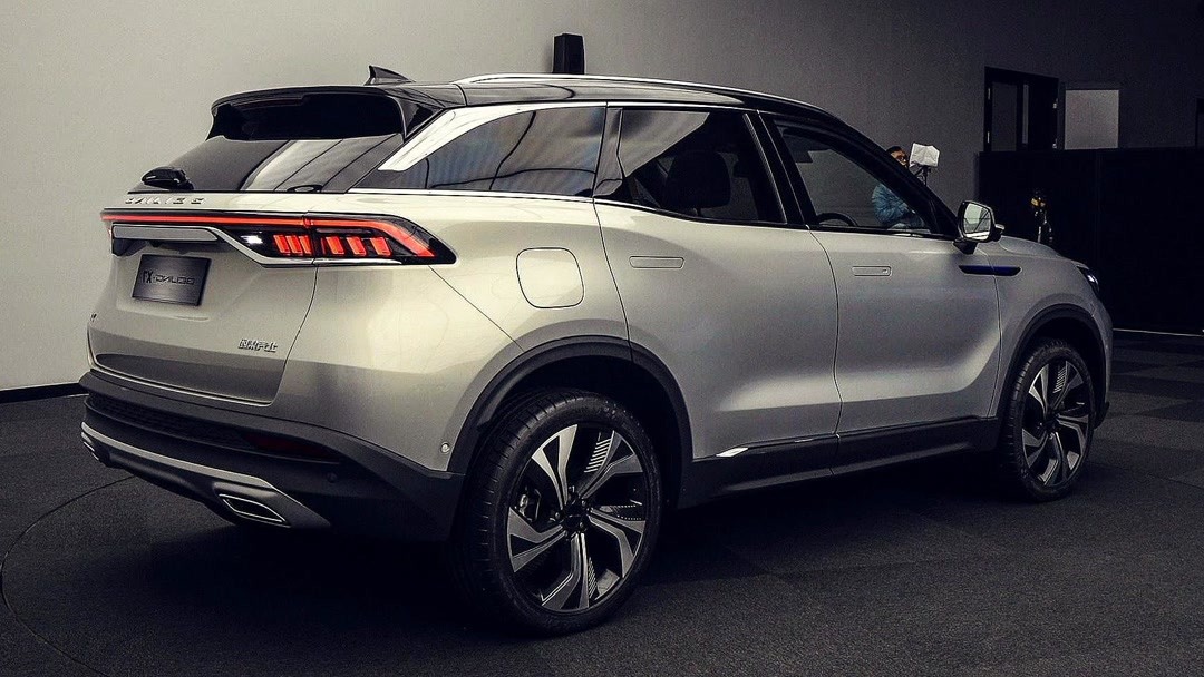 总算不输吉利哈弗!实车太有未来感,车标一换 气质真的不一样了