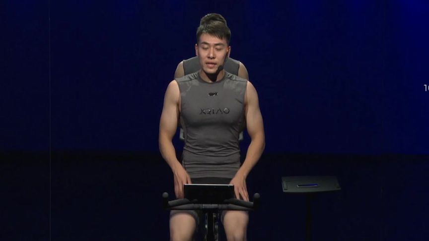 动感单车爬坡翘臀训练(三):配合站姿登山进行臀部训练!