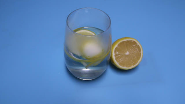 原来柠檬水这样泡才对,难怪以前喝的会酸,看看你泡对了吗?