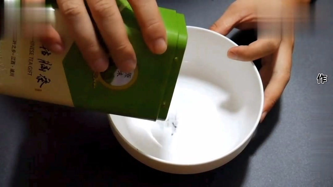 茶叶跟陈皮一起泡开水,解决了大部分男性朋友的烦恼,赶紧试试吧