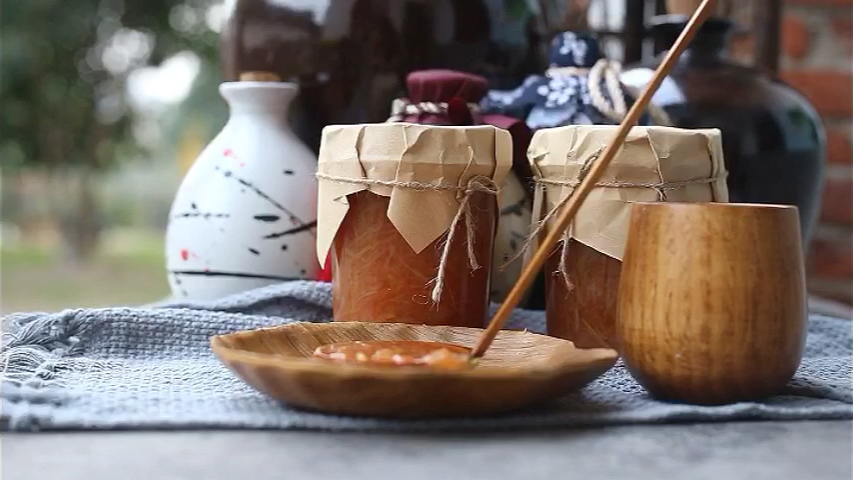 市面买的蜂蜜柚子茶口味极甜,我自己做的加了柚子皮,去其涩带点微微...