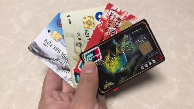 银行卡长期不使用,里面不存钱又不去注销,后果有哪些