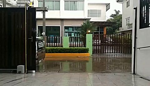 POWERTECH PL500H 电动平移门机 地面安装示范 泰国工地