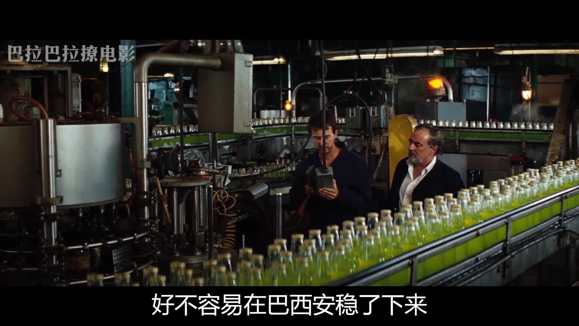 一场实验让科学家变成怪物,狂虐生化怪兽!一部超酷炫的科幻电影