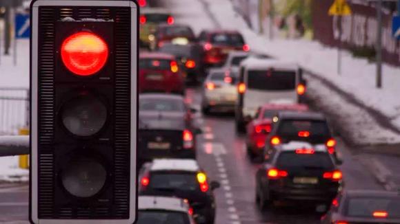 闯了红灯先别慌!这几种情况不算闯红灯,不罚款也不扣分!