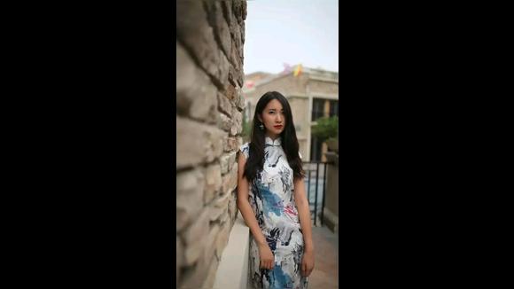 95后美女穿着旗袍全球旅游,能把爱好变成事业多么令人羡慕啊ߘ