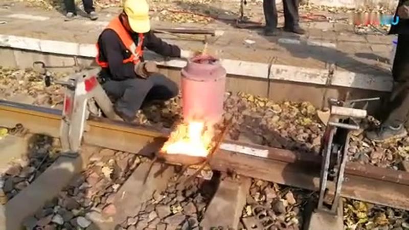 铝热焊钢轨焊接