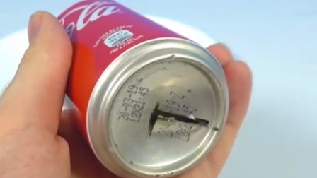 喝完的可乐瓶子不要扔,教你怎么制作一个黄瓜切片器,快点来学吧