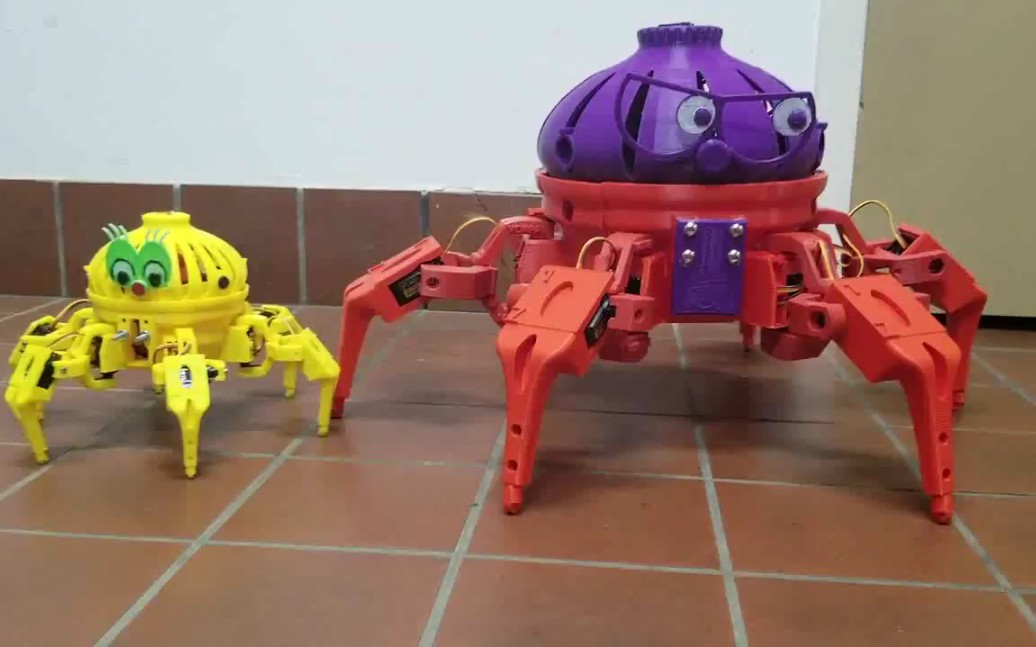 蠢萌,两个章鱼机器人跳舞!