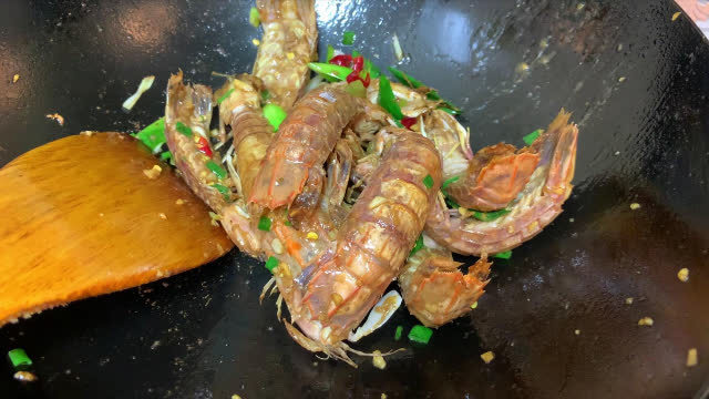 论吃皮皮虾,只服这种做法,不加一滴水,3分钟就出锅