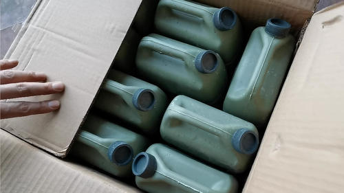 花四十块钱买了一箱电解液!准备修复一块120安时的汽车电瓶