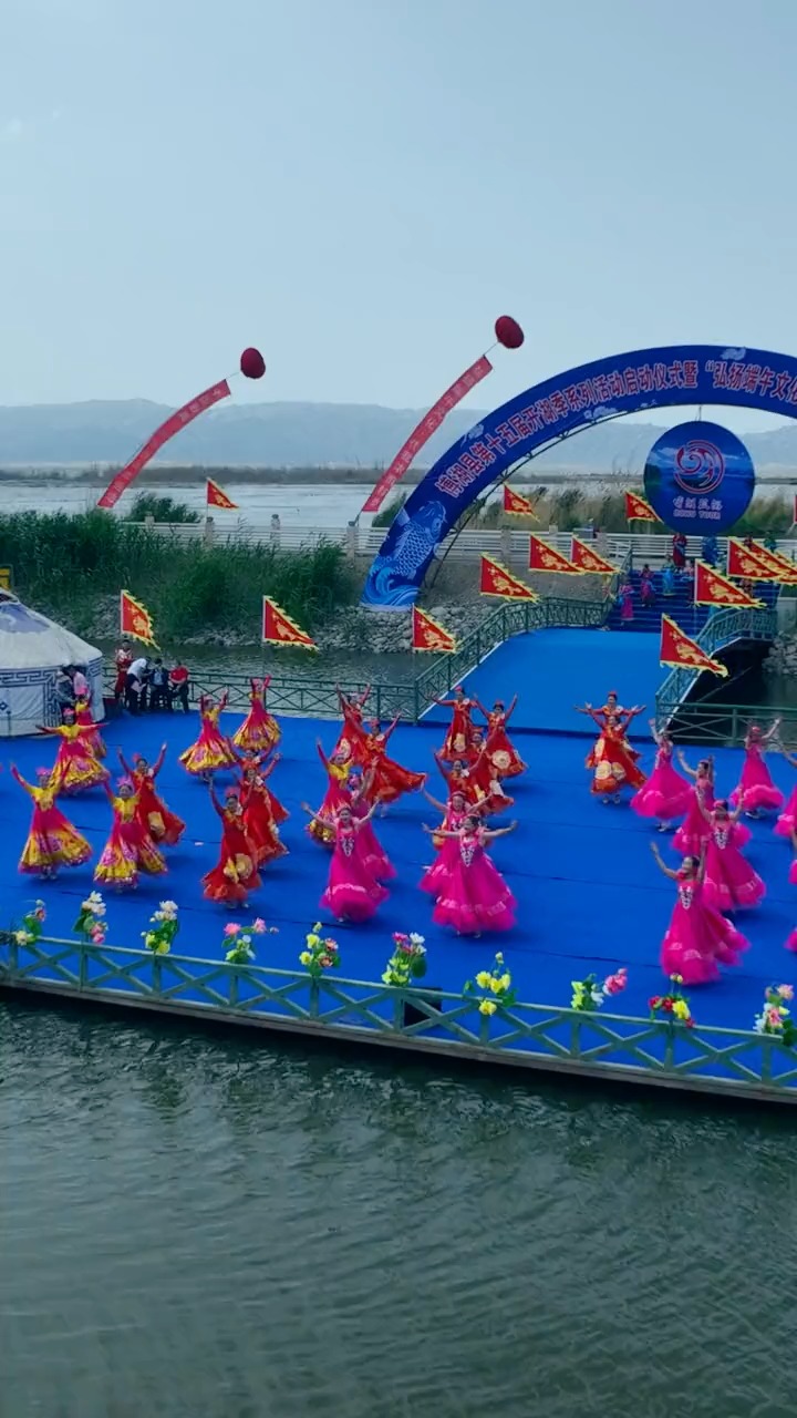 传统的文化,浓浓的乡情,也许这才是你心中家乡的样子#新疆是个好...