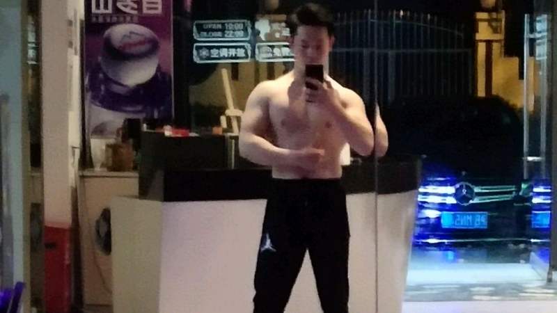 适合新手和初级健身者的肩部和手臂训练计划!