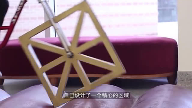 大学生发明“奇葩”三轮车,轮子都是正方形,这能骑吗