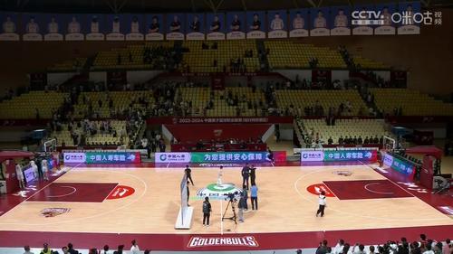 ...采访后,向全场观众比心[太开心]广东男篮战胜浙江男篮 看CBA上咪咕